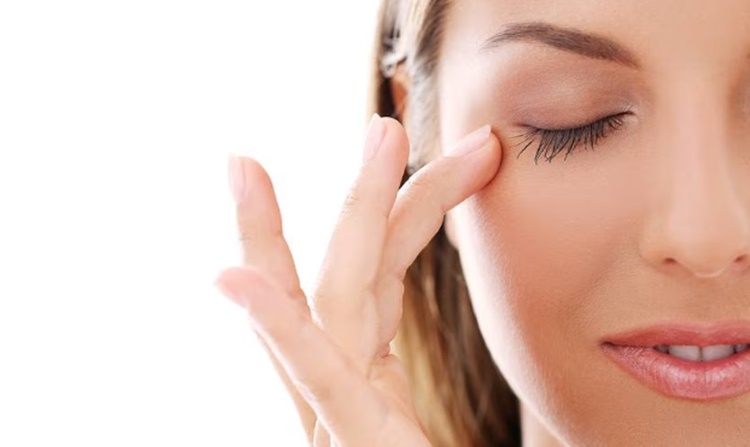 Pálpebra tremendo? Especialistas explicam o motivo que faz o olho ...